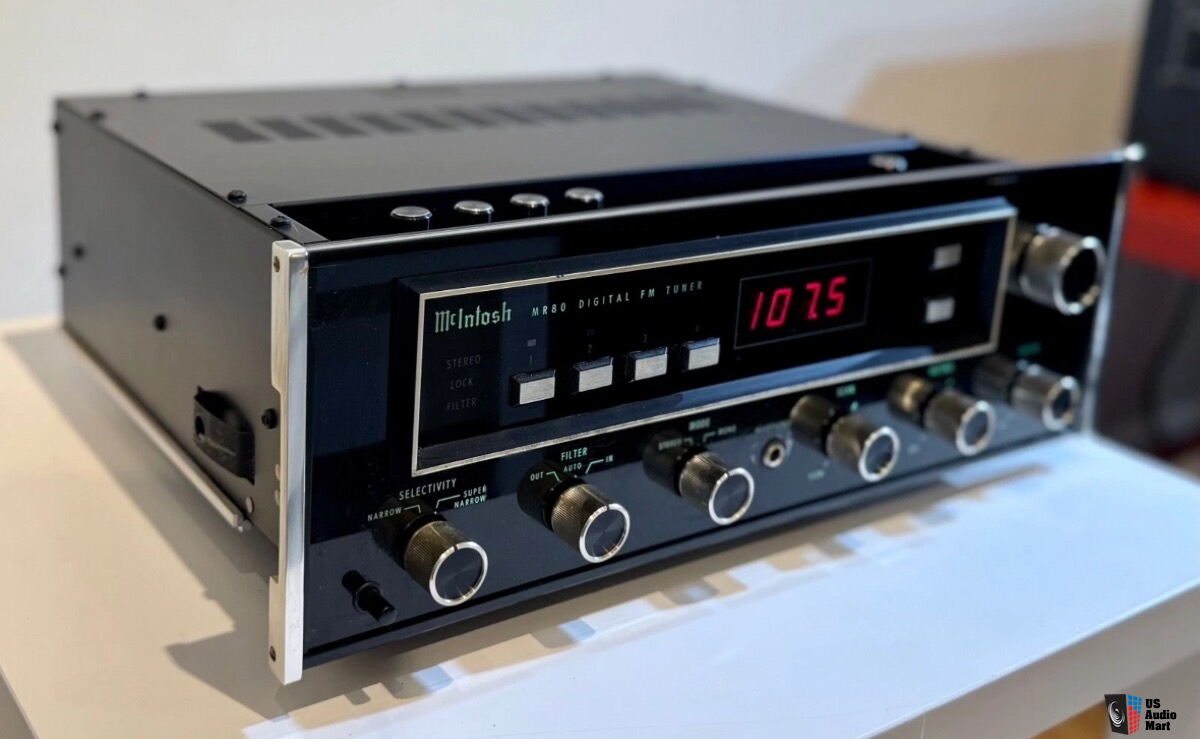 McIntosh MR80 Digital FM Tuner Photo #5861129 - US Audio Mart