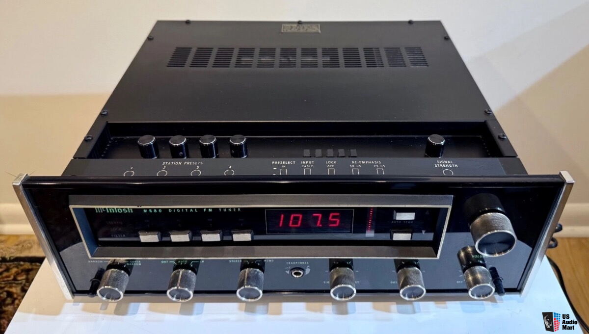McIntosh MR80 Digital FM Tuner Photo #5861129 - US Audio Mart