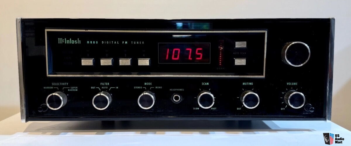McIntosh MR80 Digital FM Tuner Photo #5861129 - US Audio Mart