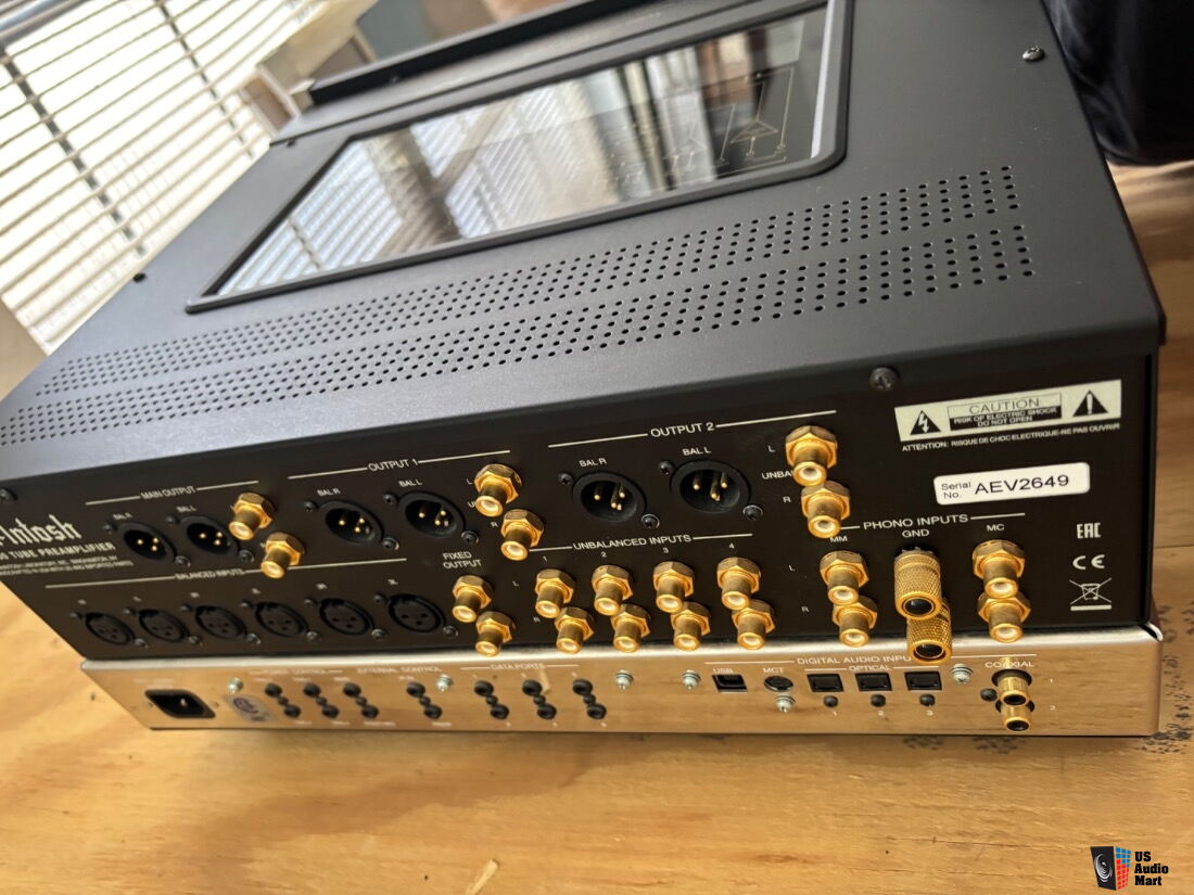 McIntosh C2600 pre amp with remote / original boxes and manual Photo ...