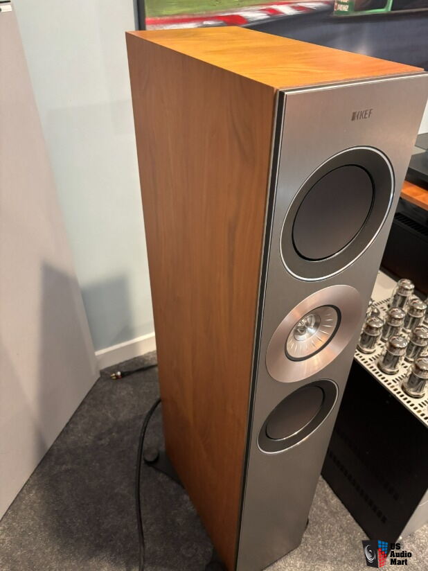KEF Reference 3 Walnut (near mint) Photo #5876629 - US Audio Mart