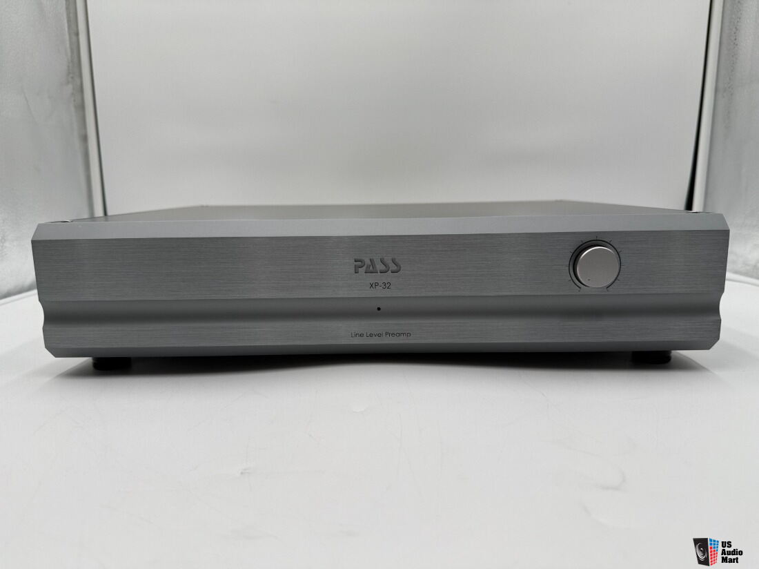 Pass Labs XP-32 3 box Pre-amplifier in excellent condition Silver ...