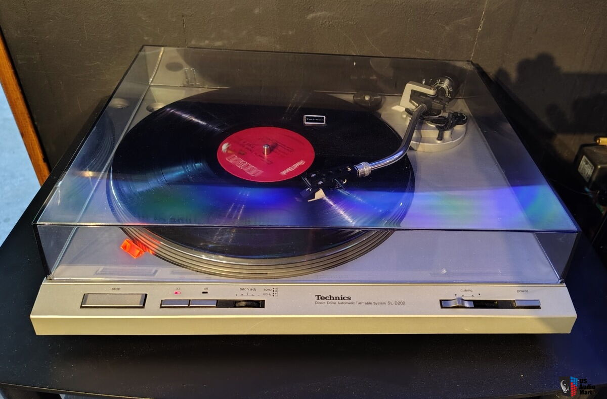 Technics SL-D202 Direct Drive Automatic Turntable For Sale - US Audio Mart