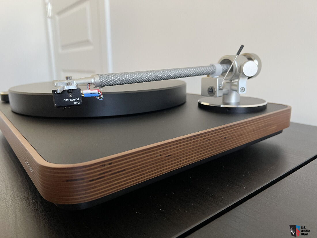 Clearaudio Concept Dark Wood AiR Turntable with Satisfy Carbon Fiber ...