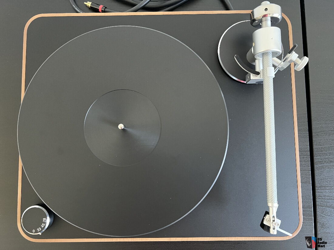 Clearaudio Concept Dark Wood AiR Turntable with Satisfy Carbon Fiber ...