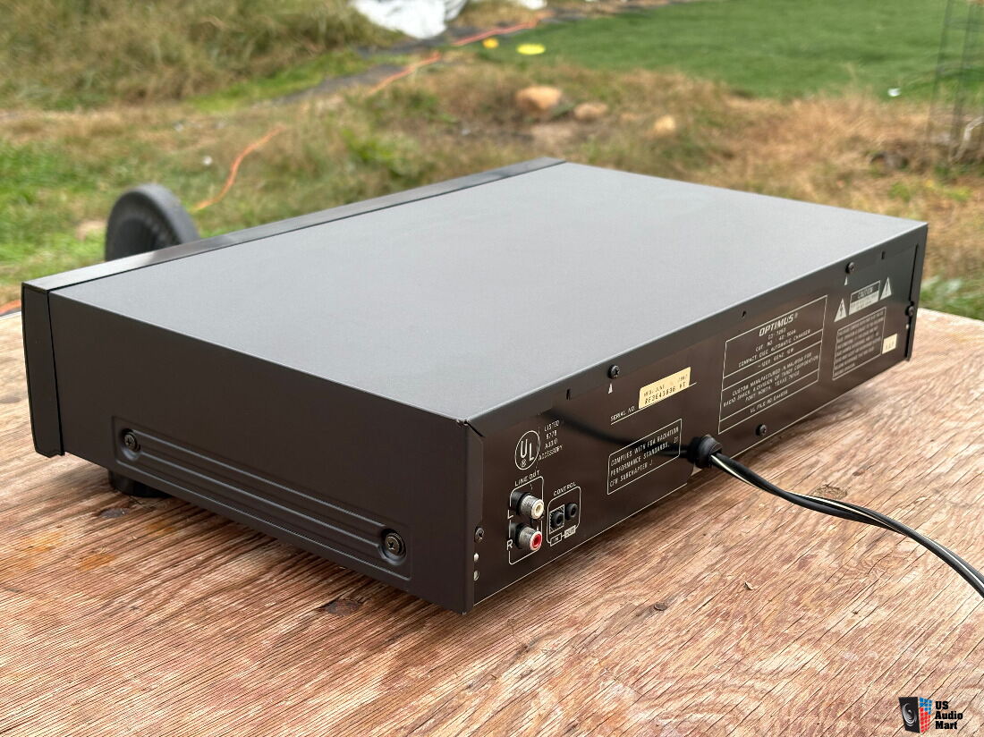 Optimus CD-7250 Automatic CD Changer with 6-Disc Cartridge Photo ...