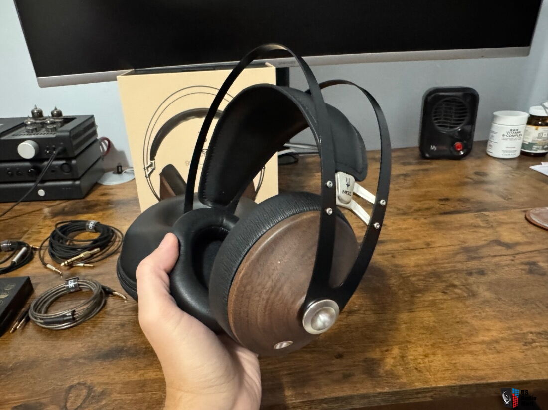 Meze 99 Classics Walnut wood silver with Meze 4.4mm Balanced silver ...