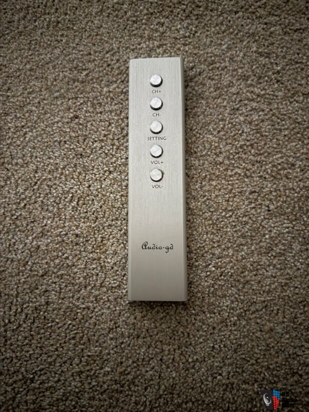 Audio GD HE 1MK2 with regenerative power supply Photo #5923560 - US ...