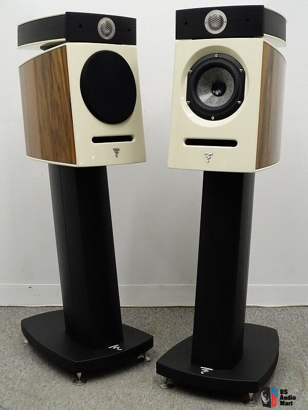 Focal Diablo Utopia Colour EVO Bookshelf Speakers in Natural Walnut ...