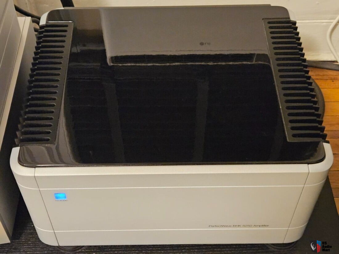 PS Audio BHK Signature 250 Amplifier Photo #5932174 - US Audio Mart
