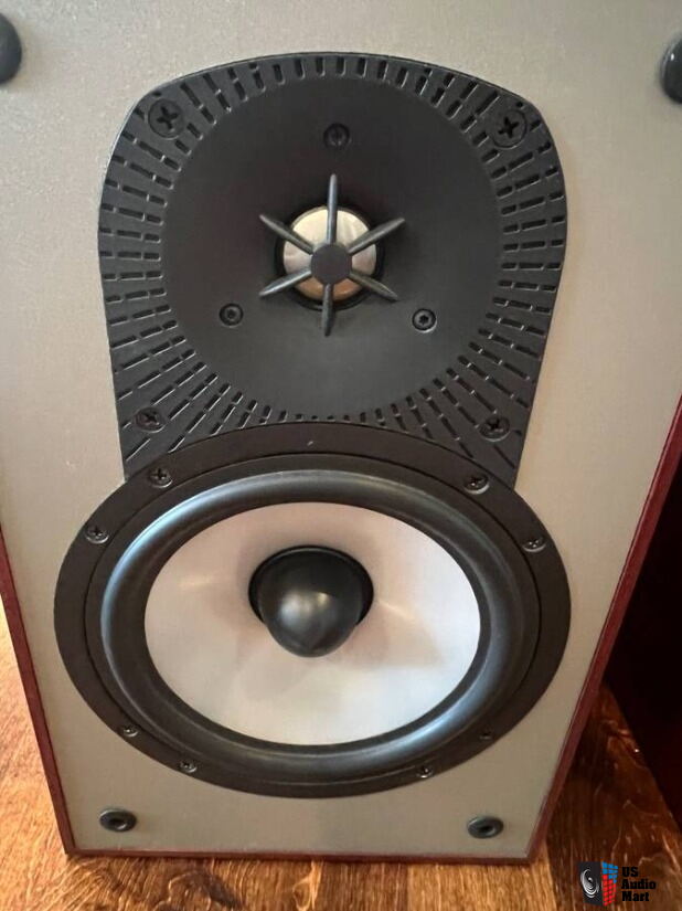 Paradigm Mini Monitor Mk3, 9/10 with box original owner speakers ...