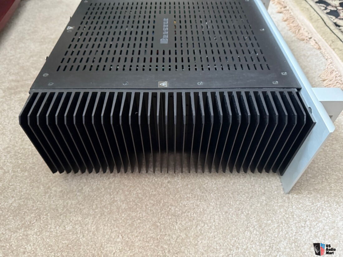 Bryston 4B3 Cubed power Amp silver with handles Photo #5933844 - US ...