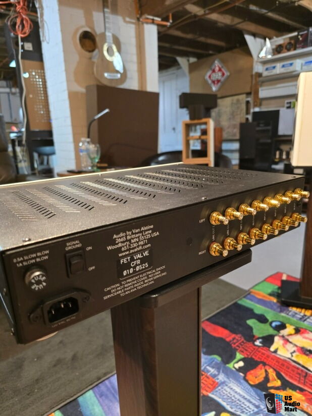 Van Alstine CFR FET Valve Preamplifier w/remote Photo #5937745 - US ...