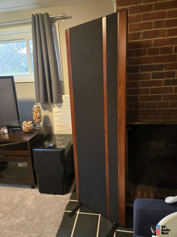 Magnepan 3.7i black on dark cherry Photo #5938700 - US Audio Mart