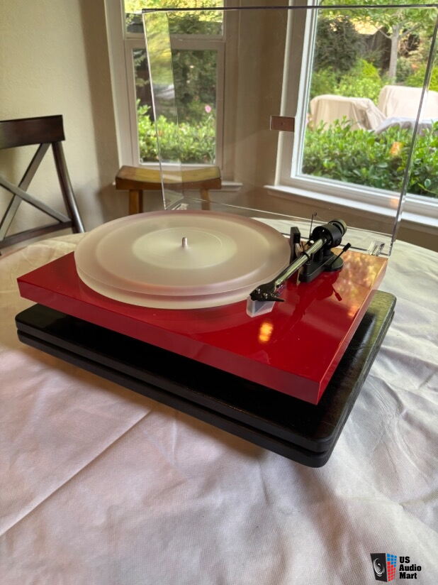 Pro-ject Debut Carbon EVO Turntable with Many Upgrades Photo #5940618 ...