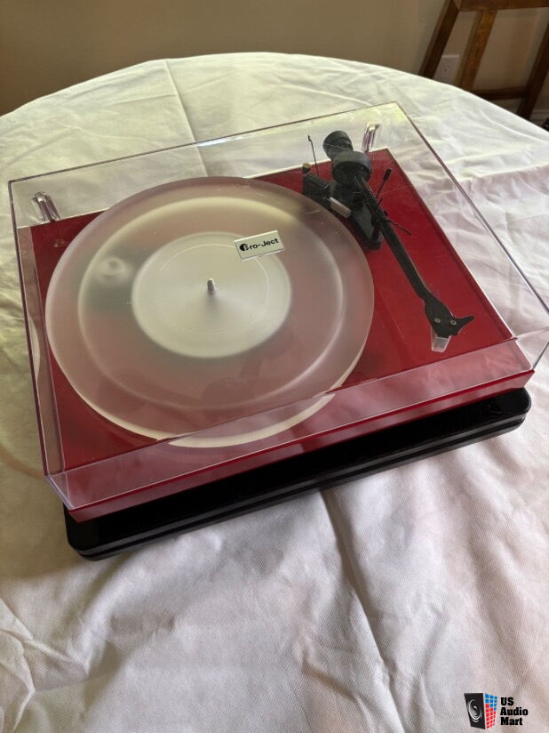 Pro-ject Debut Carbon EVO Turntable with Many Upgrades Photo #5940618 ...