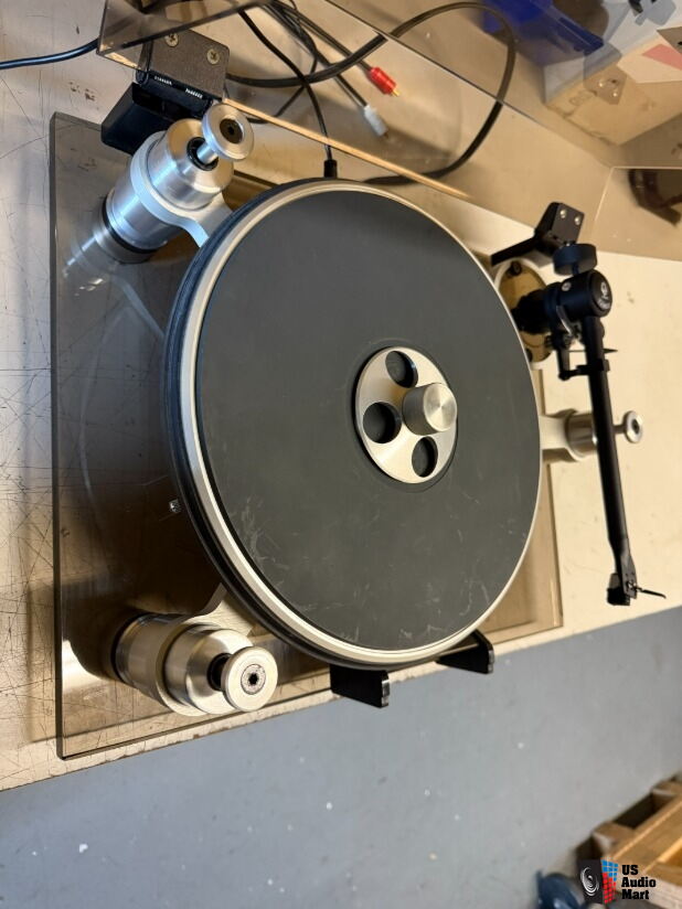 Oracle Delphi MKII Turntable With Roksan Tabriz Tonearm, See video ...