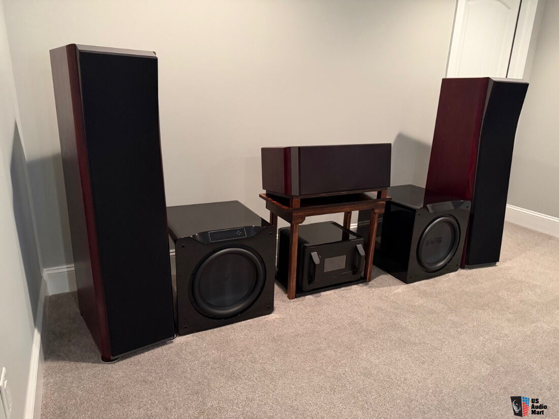 Matching Focal Electra 946 floorstanding pair and the Electra CC-901 ...