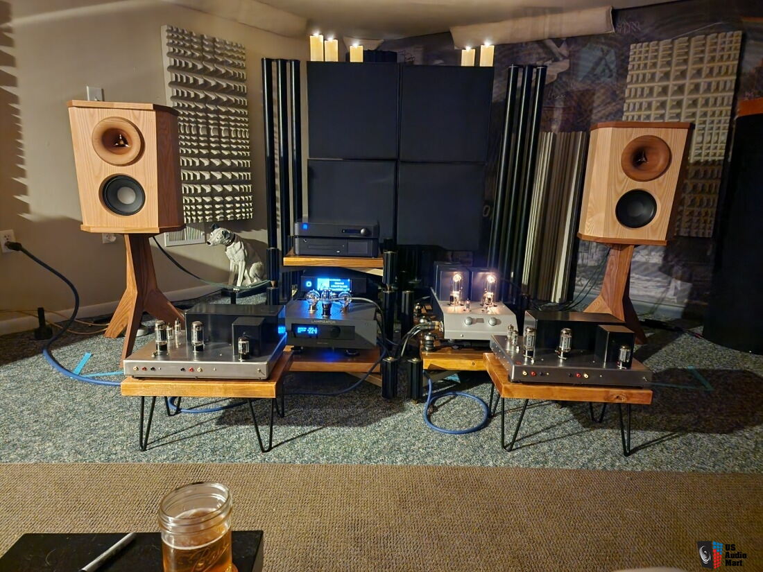 Fleetwood Deville SQ Speakers-Torrefied Light Ash with stand A and Ming ...