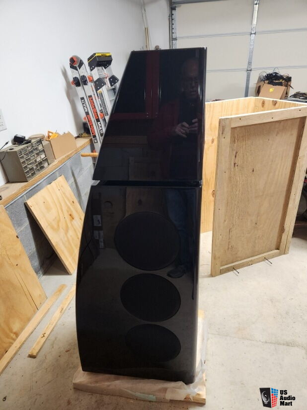 Three Meridian DSP8000SL Speakers in black Photo #5968216 - US Audio Mart