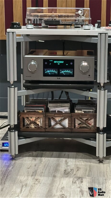 Adona rack with quartz top shelves Photo #5970191 - US Audio Mart