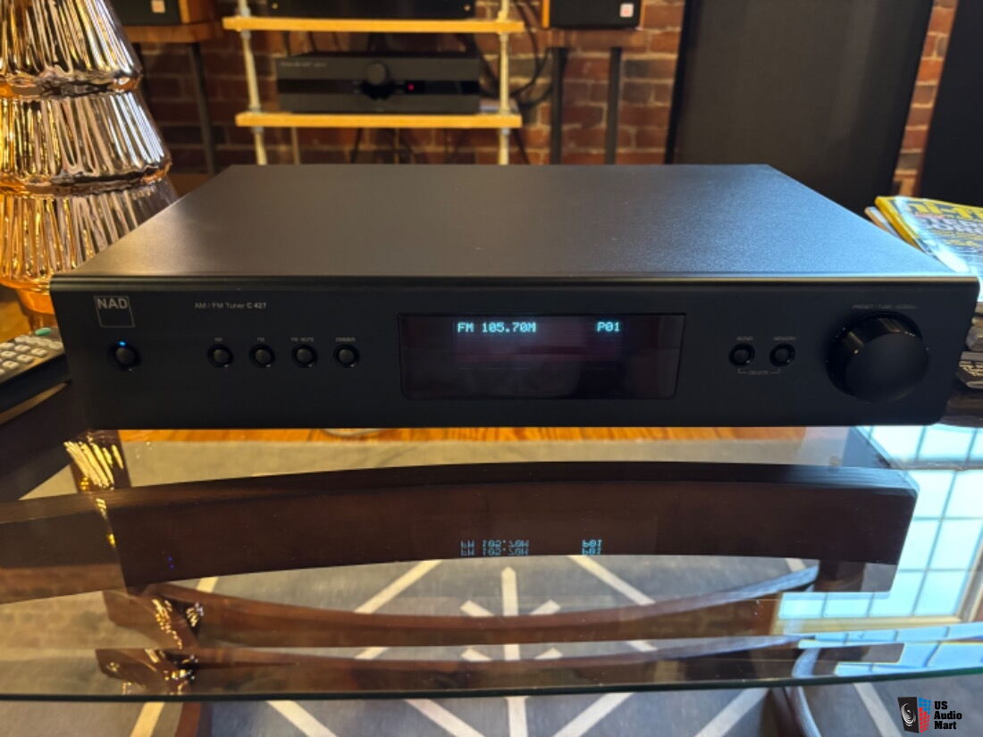 NAD C-427 Digital AM/FM Tuner - Pull In Your Favorite Jams Photo ...