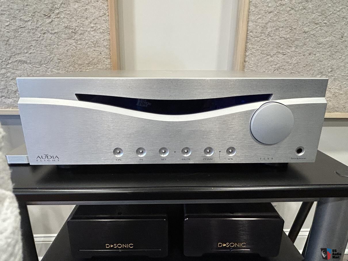 Audia Flight FLS9 Integrated Amplifier Photo #5975687 - US Audio Mart