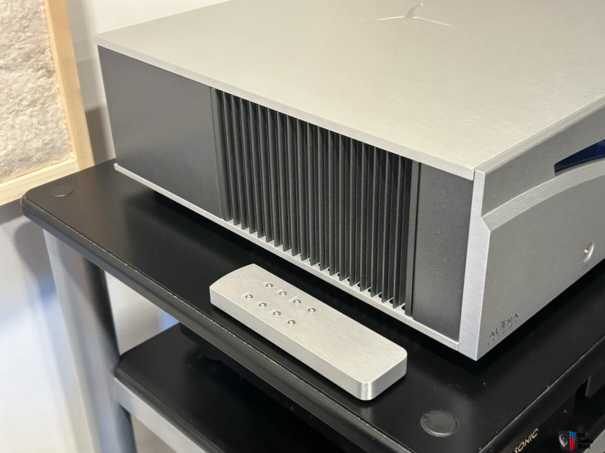 Audia Flight FLS9 Integrated Amplifier Photo #5975690 - US Audio Mart