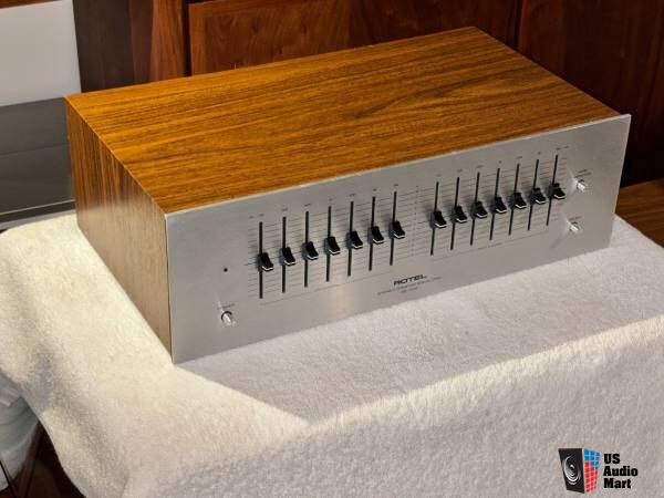 Rotel RE -700 Graphic Equalizer Photo #5979676 - US Audio Mart