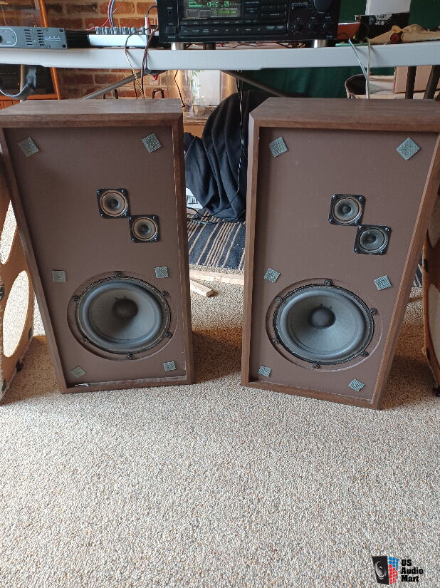 KLH Model 102 Speakers Photo #5983440 - US Audio Mart