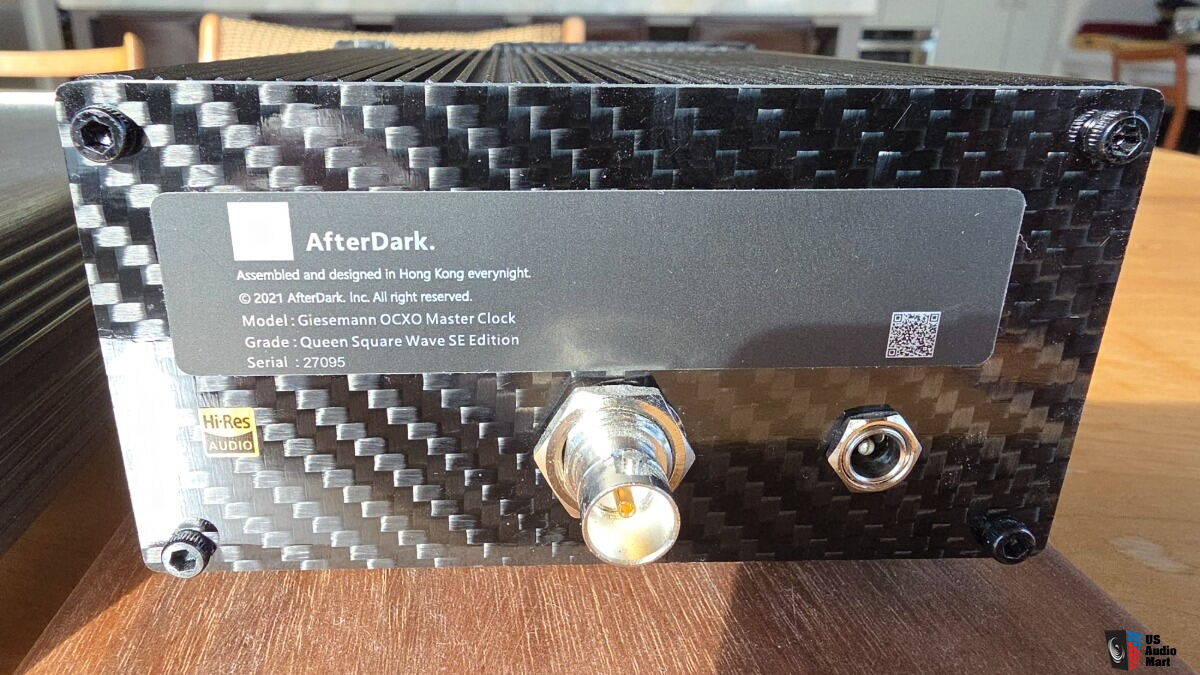 Paul Pang and AfterDark Queen 10 Mhz 75 Ohm Master Clocks Photo ...