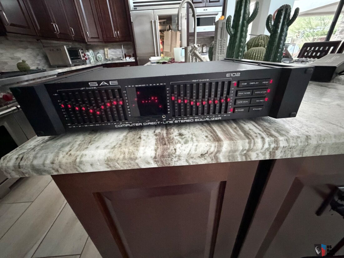 SAE E102 Equalizer with SAE rare Microphone Photo #5999240 - Canuck ...