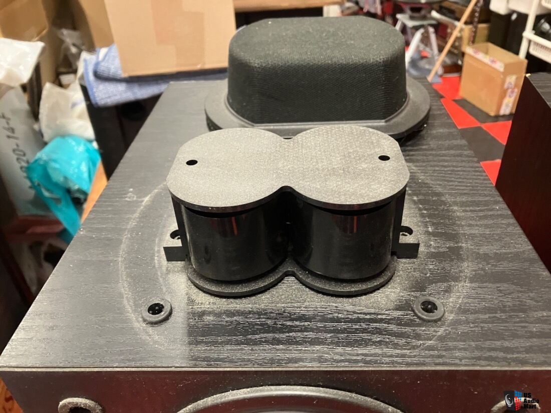 Aura linesource LST 837D 3 way loudspeakers with Linaeum tweeters Photo ...