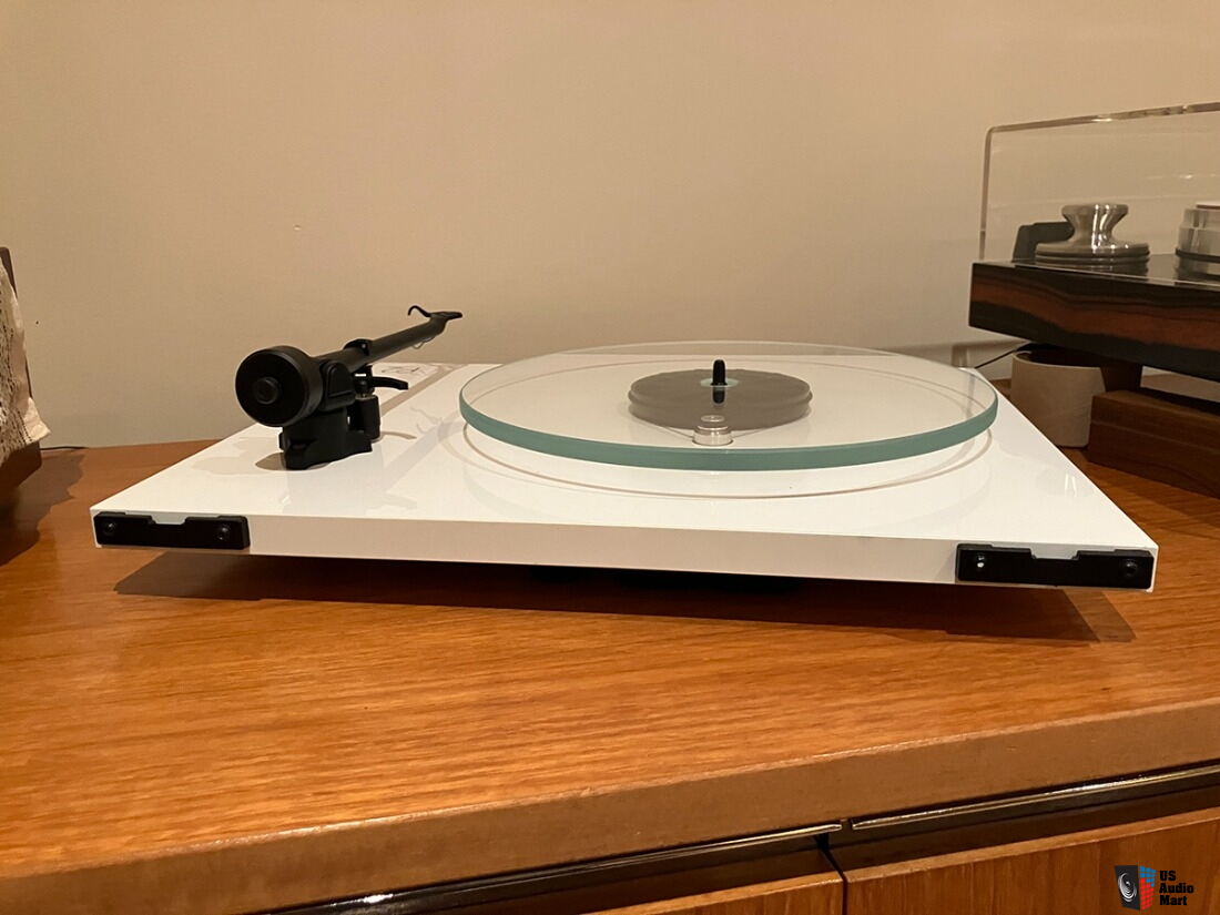 REGA P2 white Photo #6003745 - US Audio Mart
