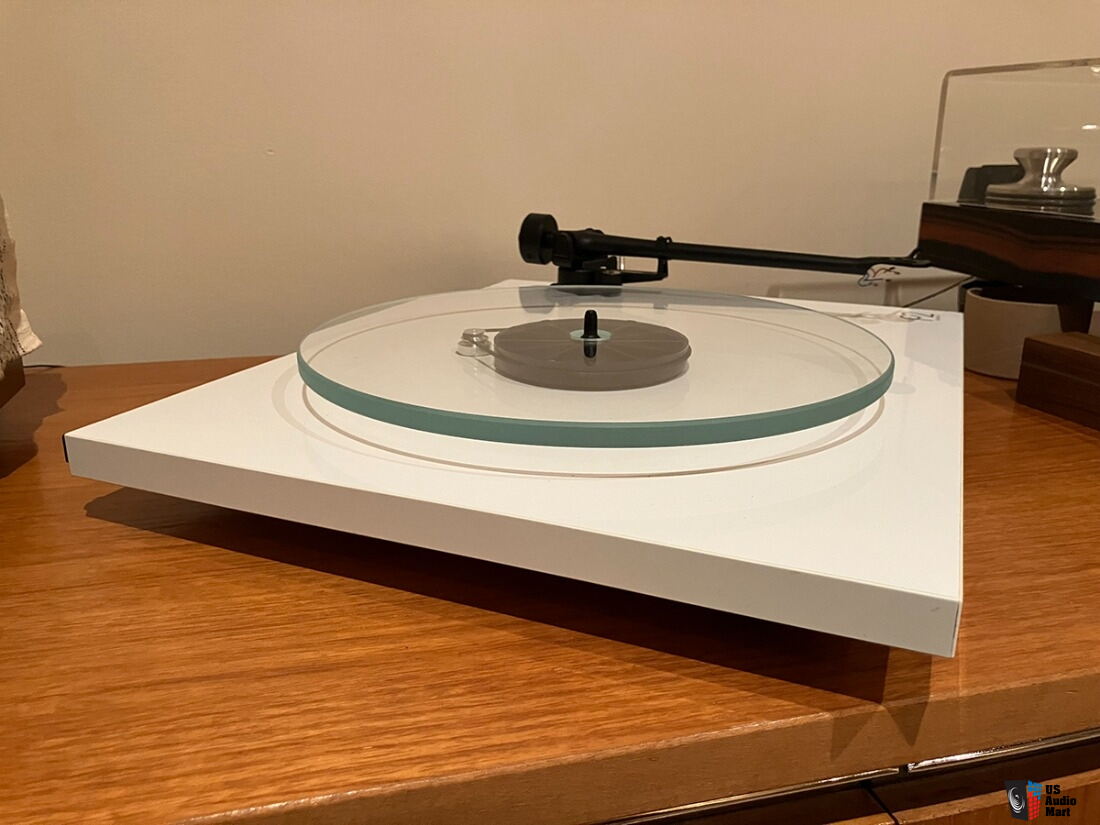 REGA P2 white Photo #6003745 - US Audio Mart