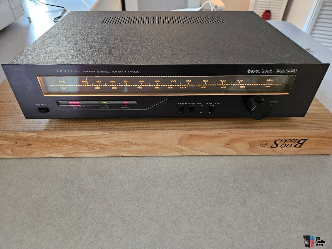 Rotel RT-1000, Excellent Condition Photo #6004474 - US Audio Mart