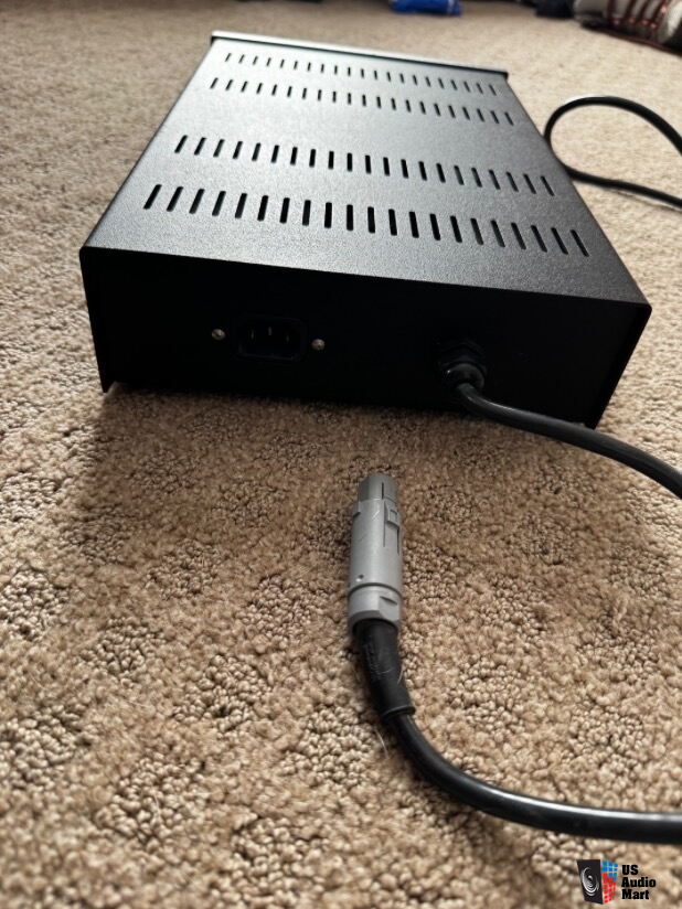 Mark Levinson No. 28 Preamplifier with PLS-228 External Power Supply ...