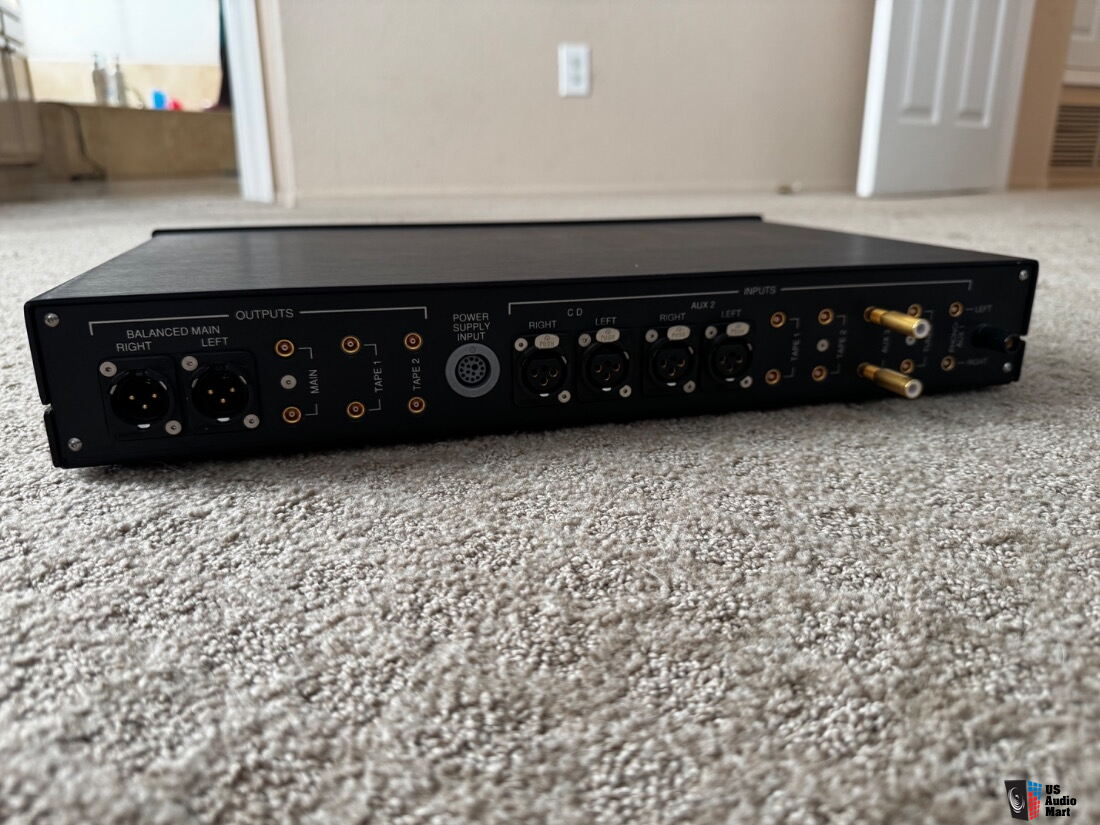 Mark Levinson No. 28 Preamplifier with PLS-228 External Power Supply ...