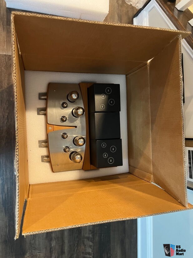 Unison Research Sinfonia Integrated Valve Amplifier Photo #6007976 - US ...