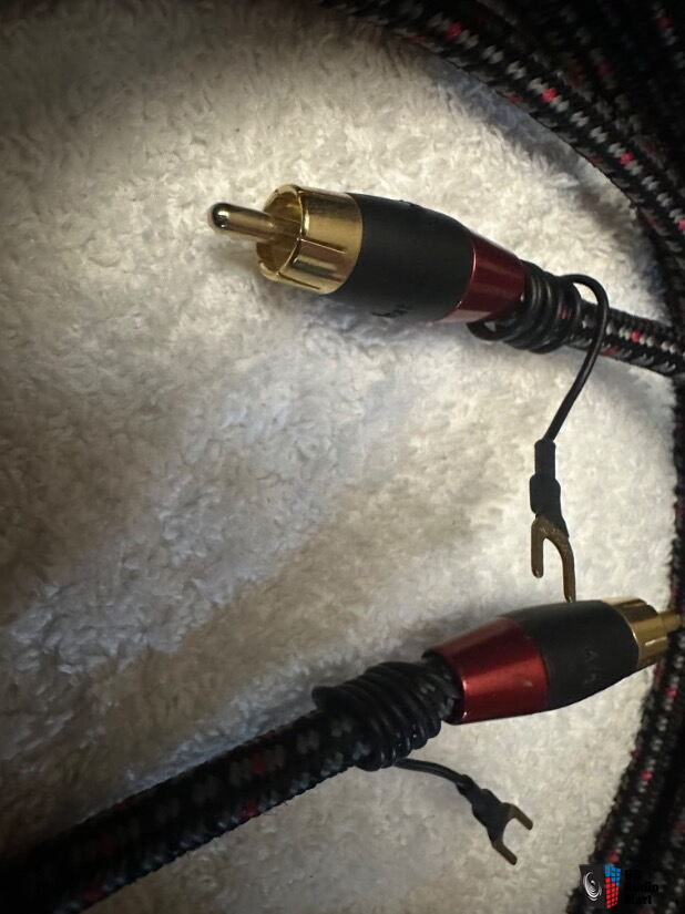 AudioQuest Carbon Subwoofer Cable - 40 ft - Dual Ground Noise ...