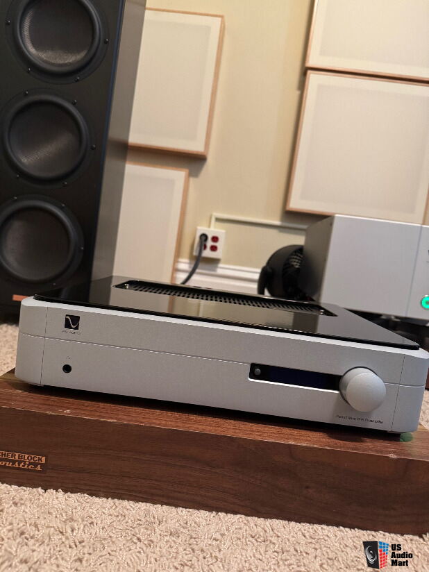 PS Audio BHK Signature Preamplifier with 12Au7 Telefunken Smooth Plate ...