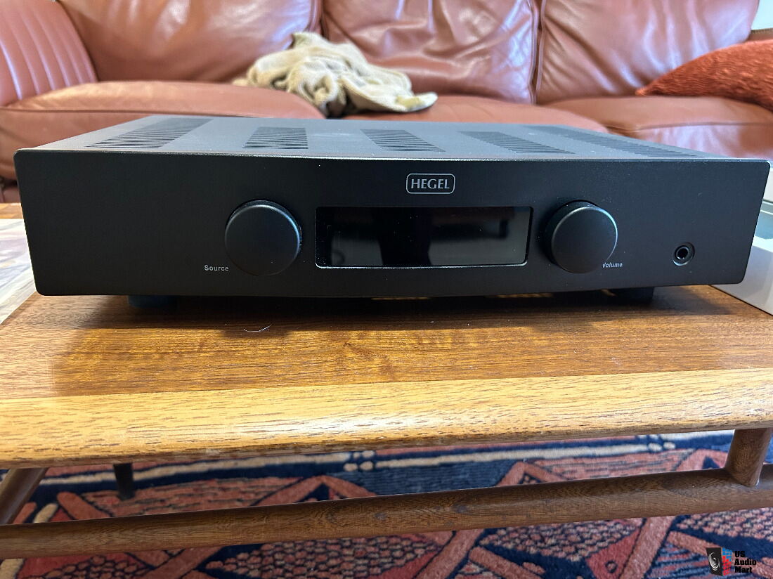 Hegel H95 Integrated amp with upgraded Hegel metal remote For Sale - US ...