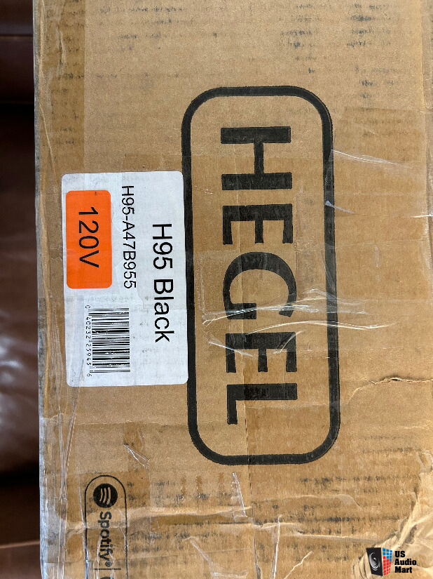 Hegel H95 Integrated amp with upgraded Hegel metal remote Photo ...