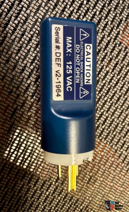 Shunyata Research -Venom Defender Stand-Alone Plug-In Power Conditioner ...