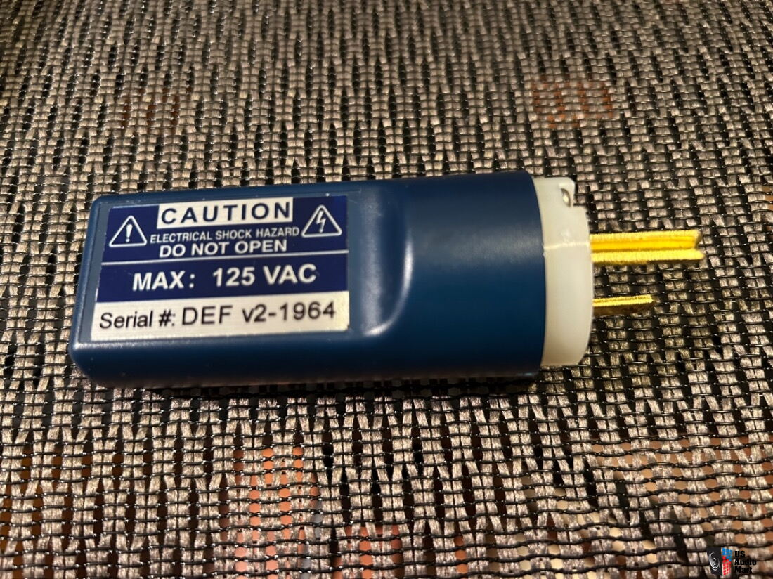 Shunyata Research -Venom Defender Stand-Alone Plug-In Power Conditioner ...