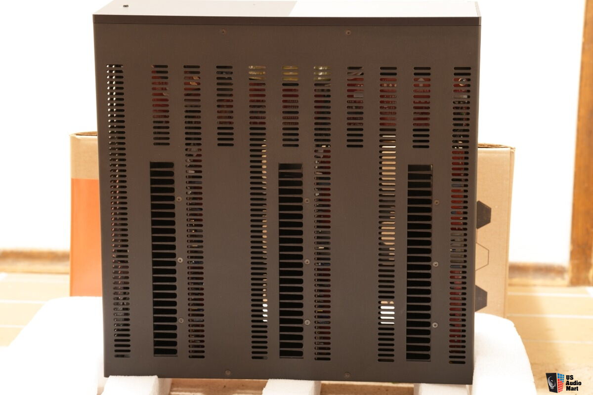 Anthem MCA 325 Gen 2 (3 channel Amp) ******************* SALE Pending ...