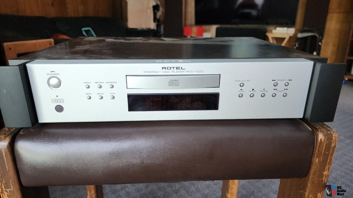 Rotel RCD 1072 CD/HDCD player Photo #6040766 - US Audio Mart