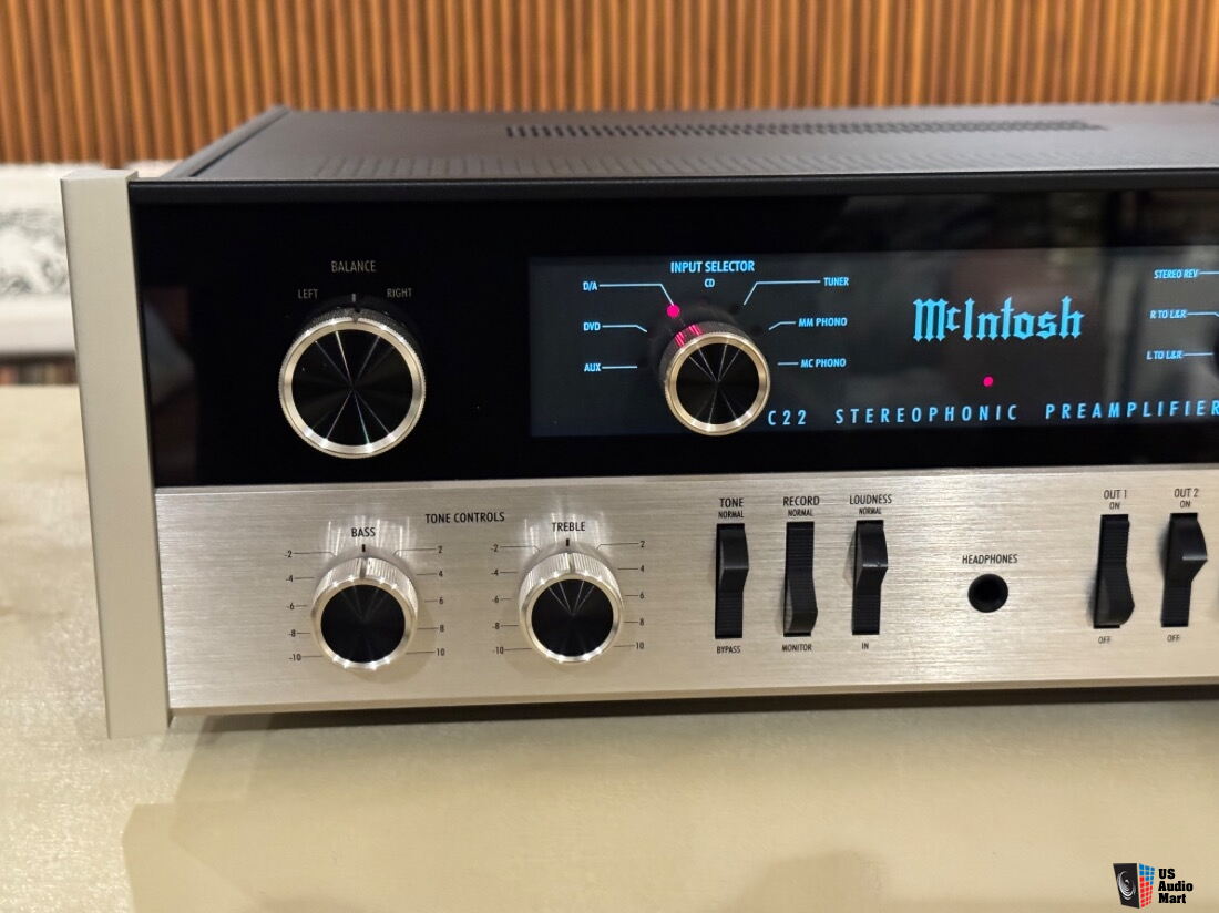 McIntosh C22 MkIV 2-Channel Stereo Vacuum Tube Preamplifier Photo ...