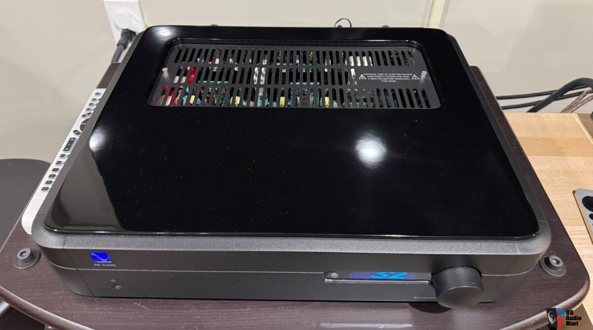 PS Audio BHK Signature Preamplifier in Black with Remote and Original ...