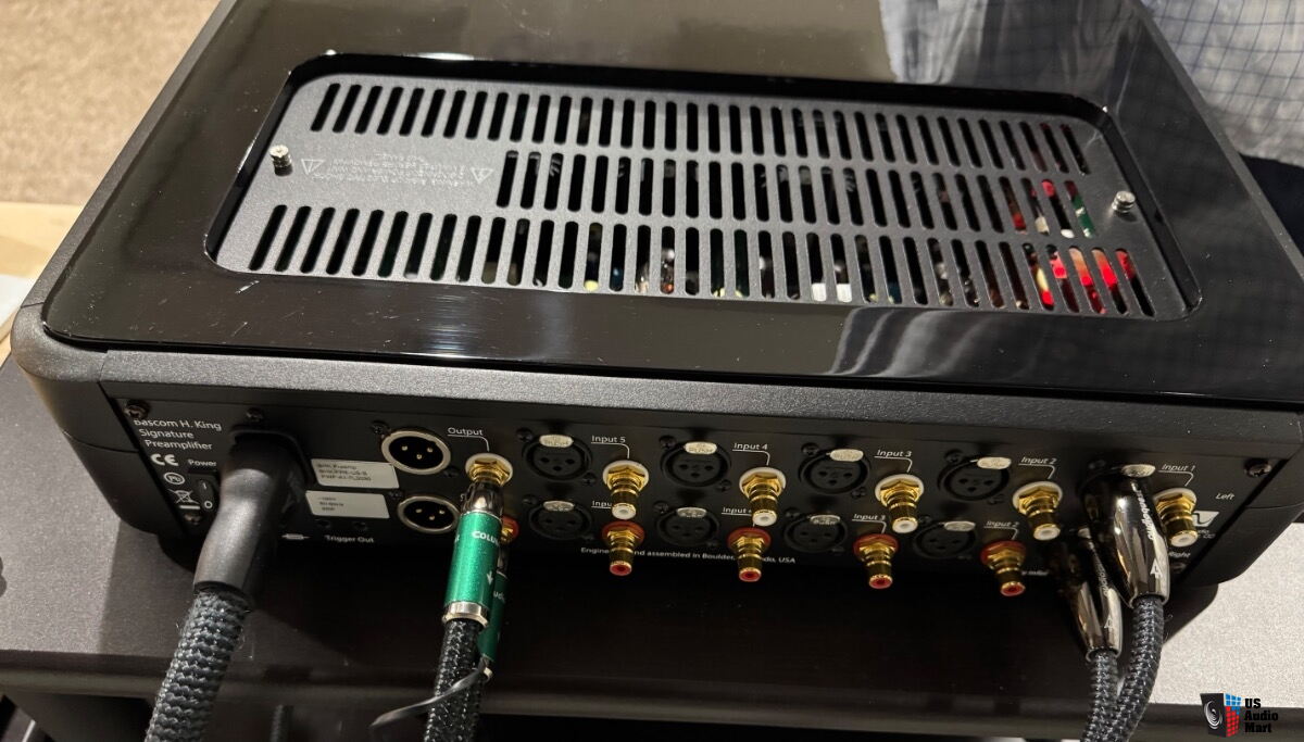 PS Audio BHK Signature Preamplifier in Black with Remote and Original ...